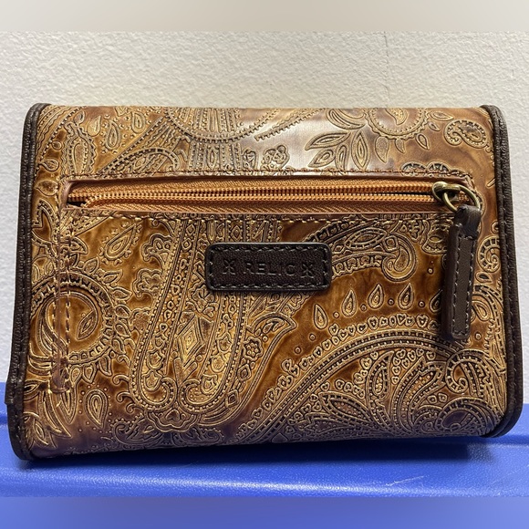 Relic | Bags | Beautiful Relic Pasiley Grain Trifold Wallet | Poshmark